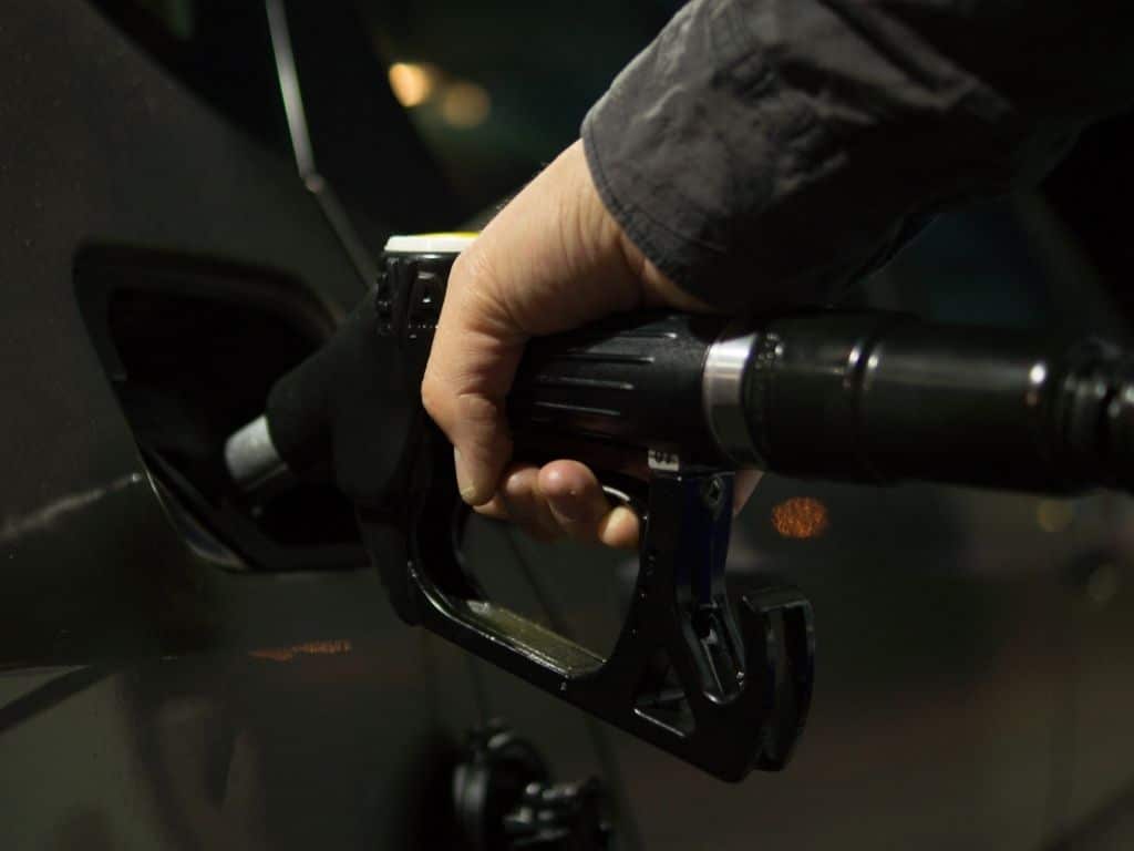 Confira: Quanto custa encher o tanque com gasolina Confira: Quanto custa encher o tanque com gasolina